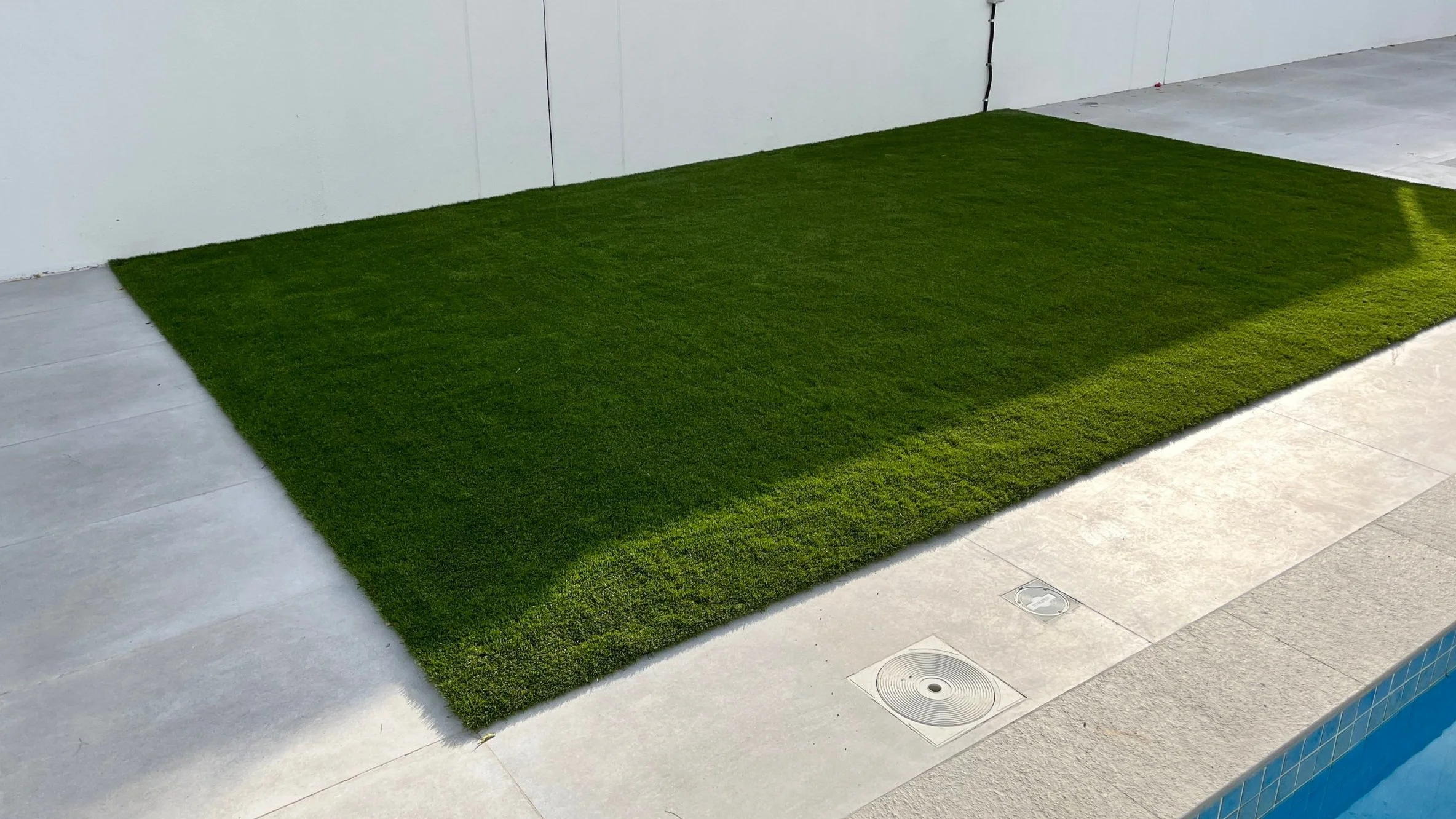 Elixir Artificial Grass from Belgium | Elixir Pool Tiles from Spain