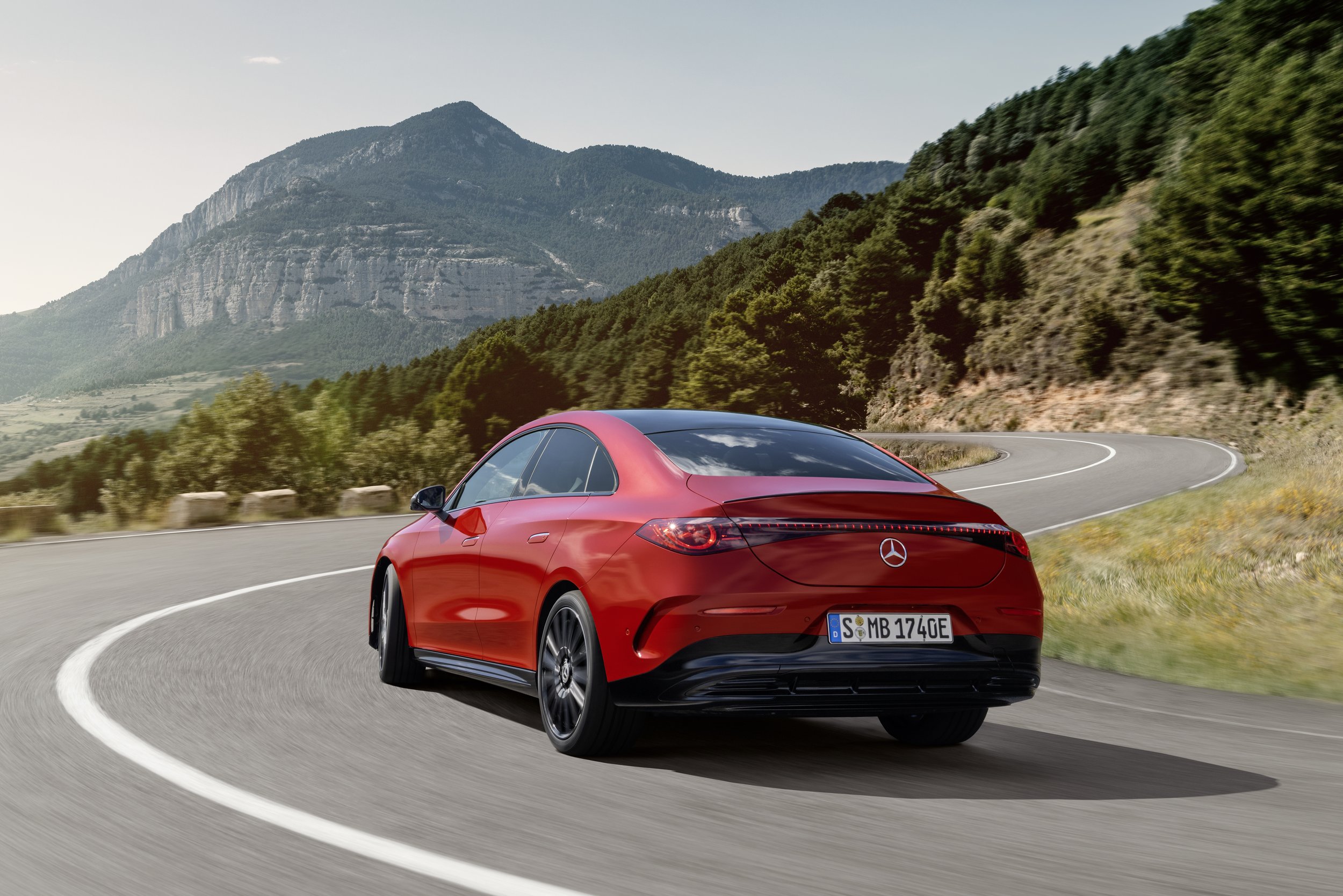 Mercedes CLA 2025 - sprawdź nową wersję hybrydową i elektryczną ...