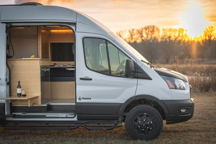 Vanna Adventure Vans