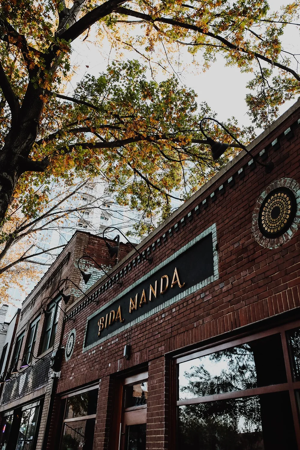 Contact 2 — Bida Manda