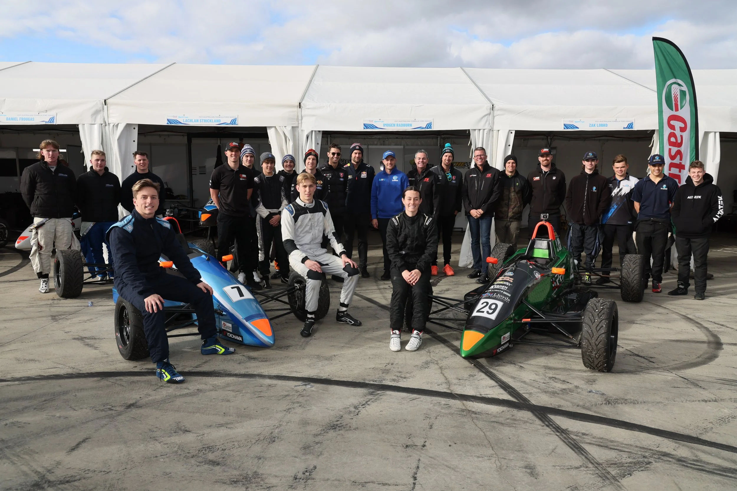 Team boss lauds performance after unique Formula Ford round in Tasmania ...