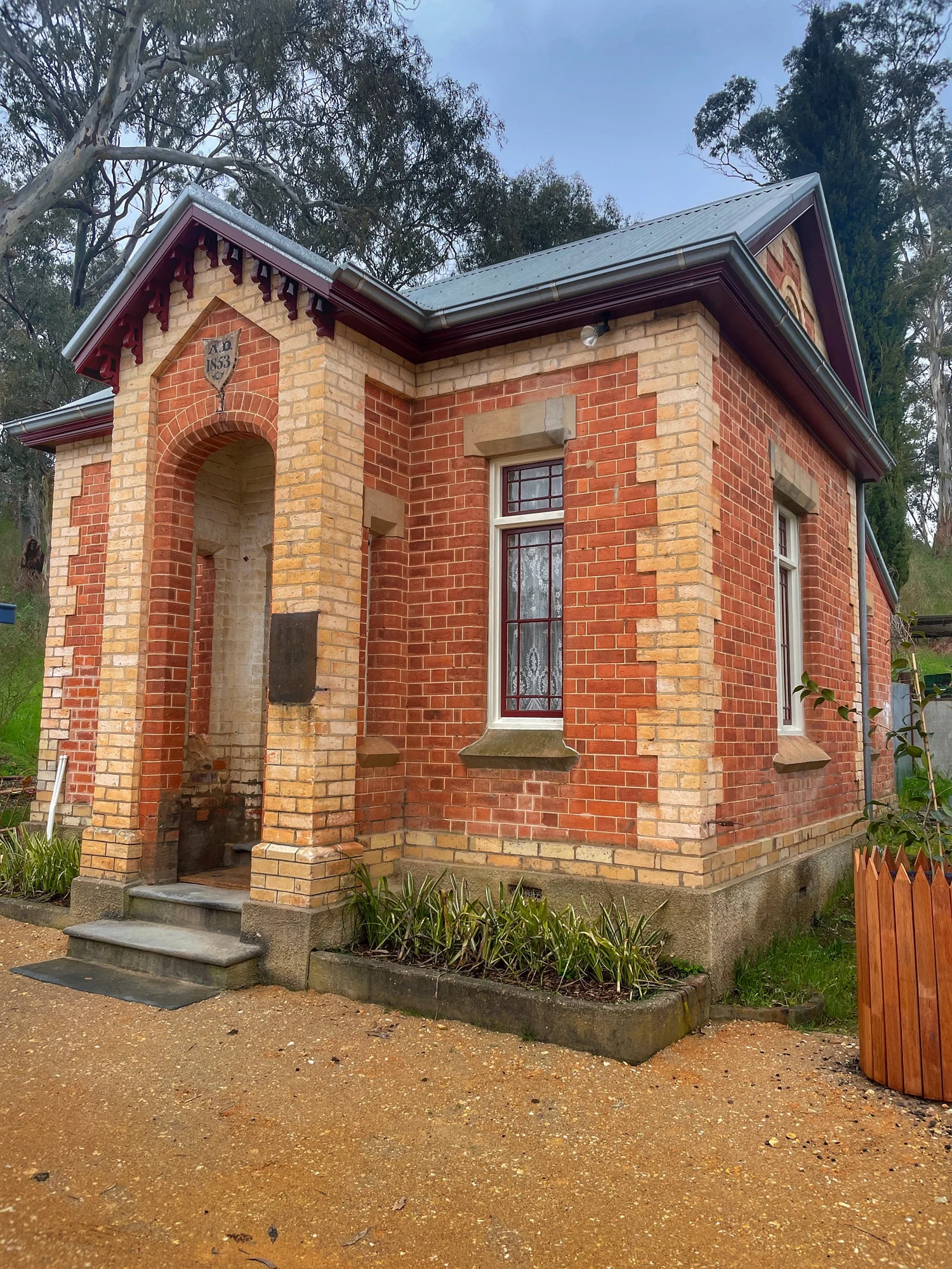 HISTORICAL CASTLEMAINE CEMETERY
