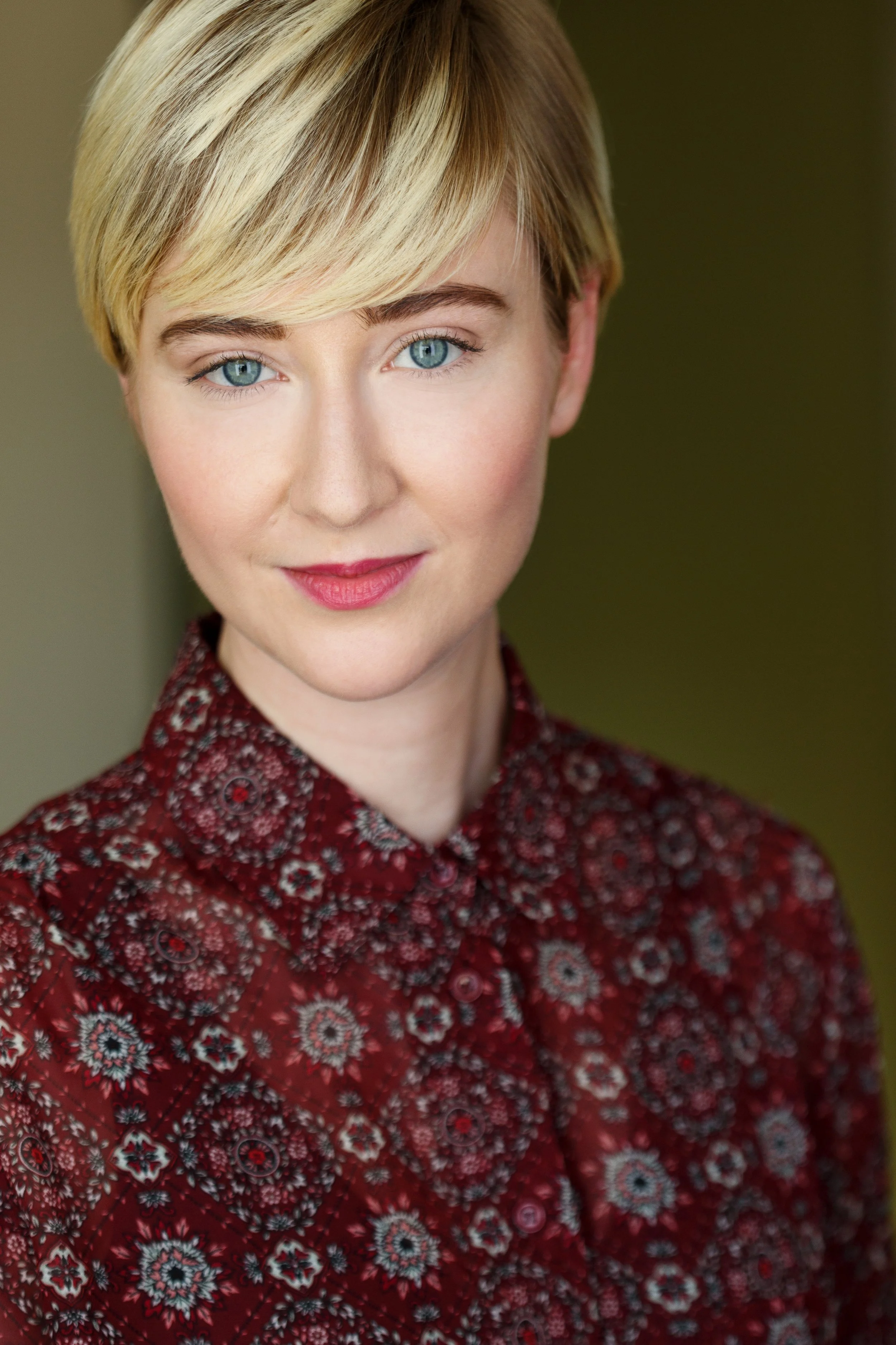 Headshots + Resume — Mari Blake