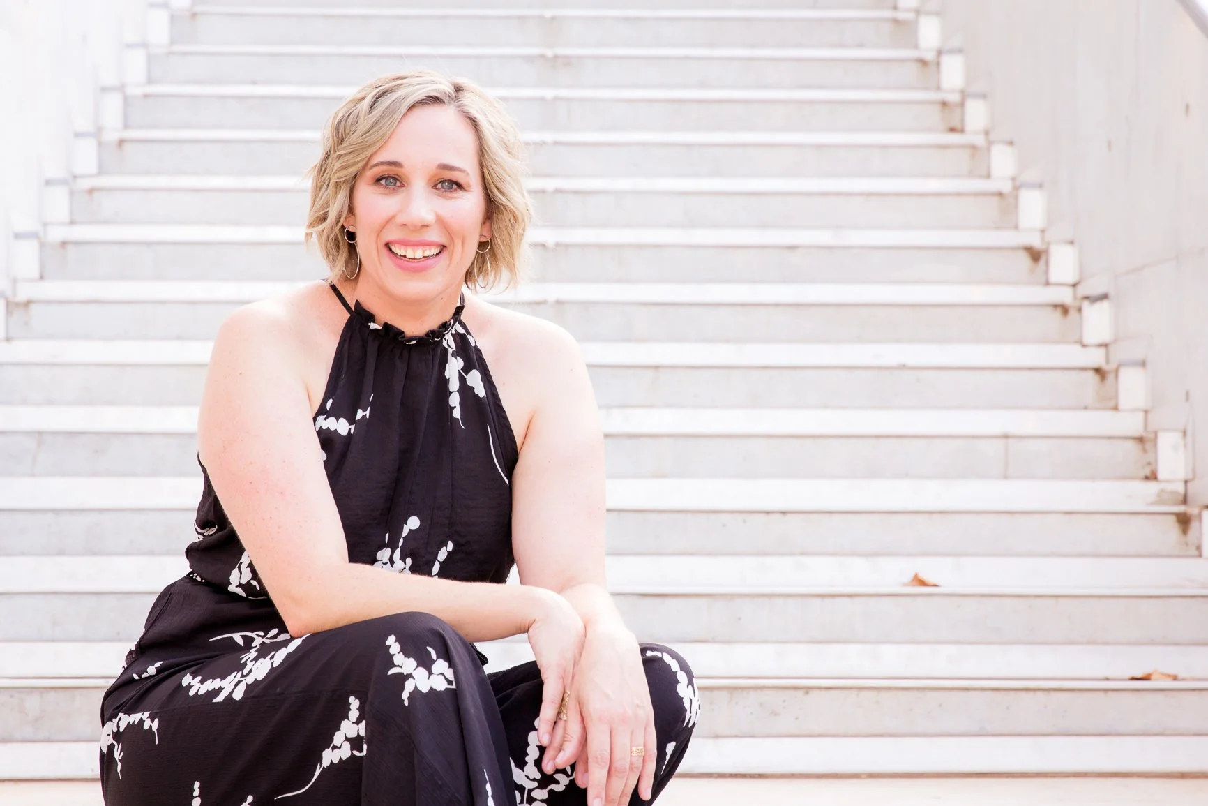 5 fun poses to create engaging branding imagery — Tracey Murray Photography