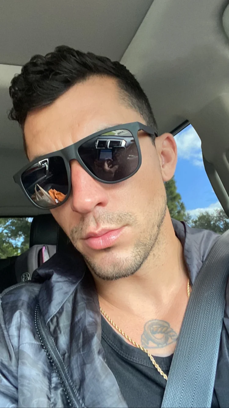Why Wayfarer Sunglasses are A Classic Sunglass Style — V SHADES
