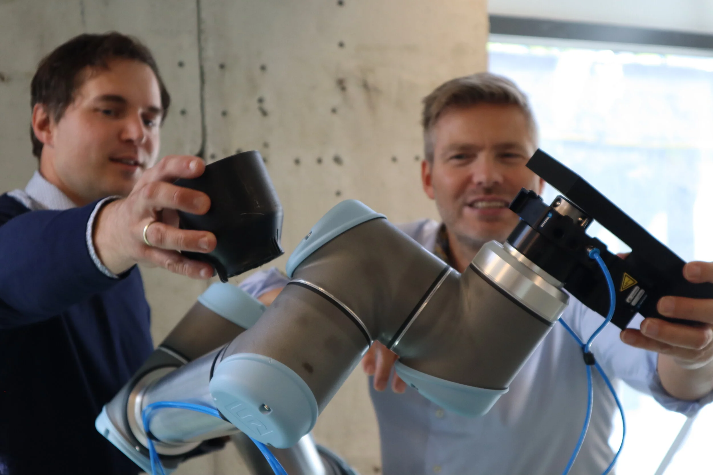 nLink - designs and develops mobile robots