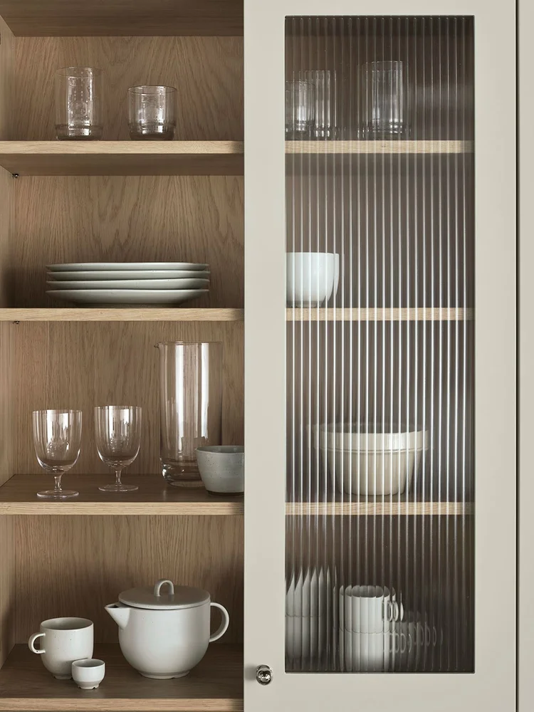 Display cabinets – elegant and functional kitchen storage — Nordiska Kök