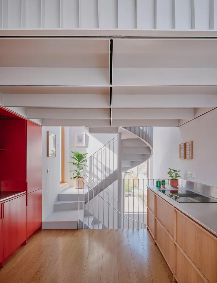The Red Hackney Downs Kitchen From Grand Designs UK — Nordiska Kök