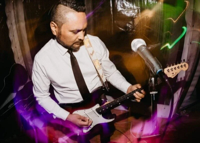 LIVE MUSIC TK VIBES SOLO — Huntlee Tavern