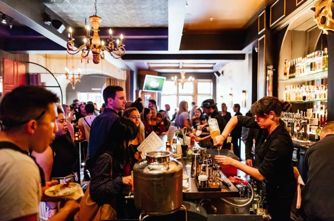 Curio Bar & Restaurant