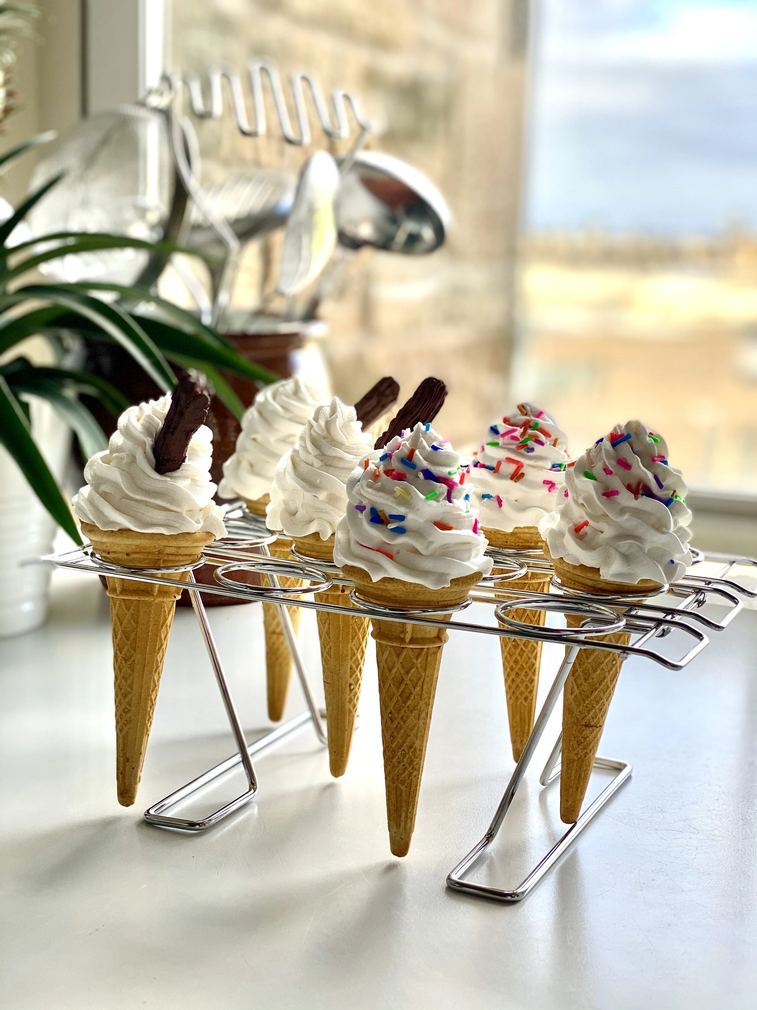 Extraordinary Fake Food for display props.