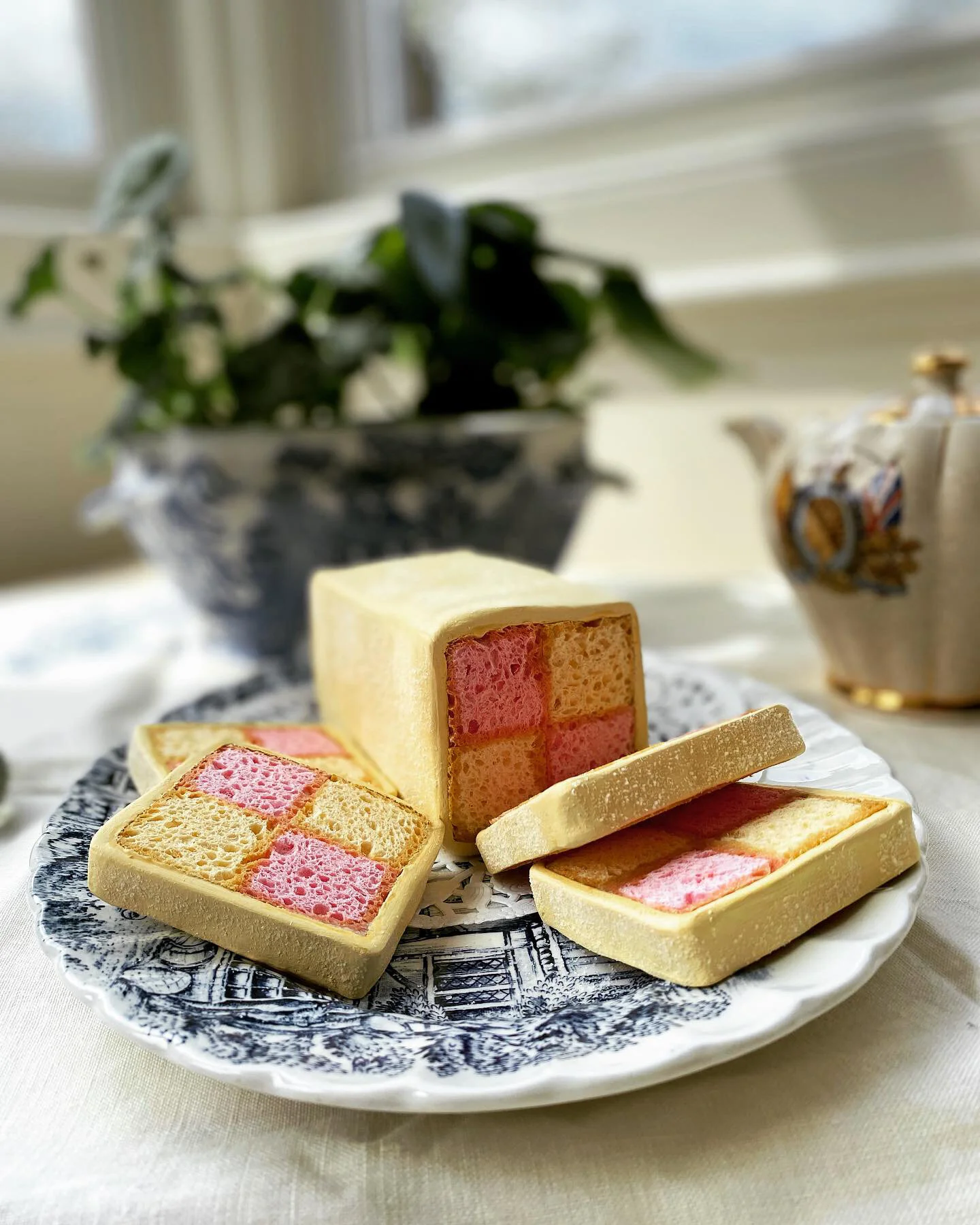 Extraordinary Fake Food for display props.