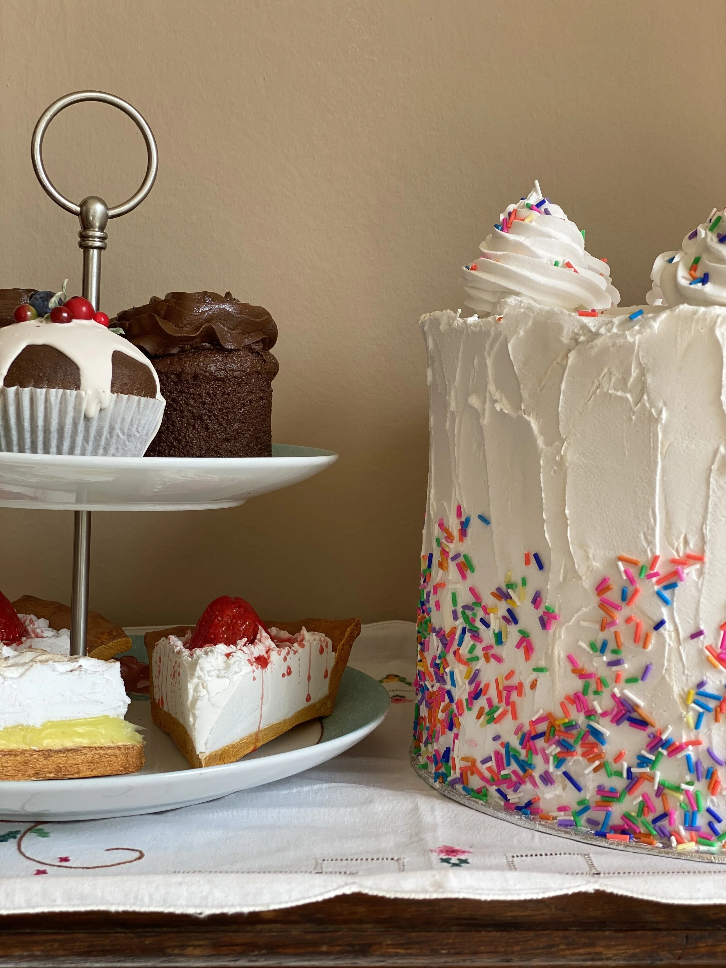 Extraordinary Fake Food for display props.