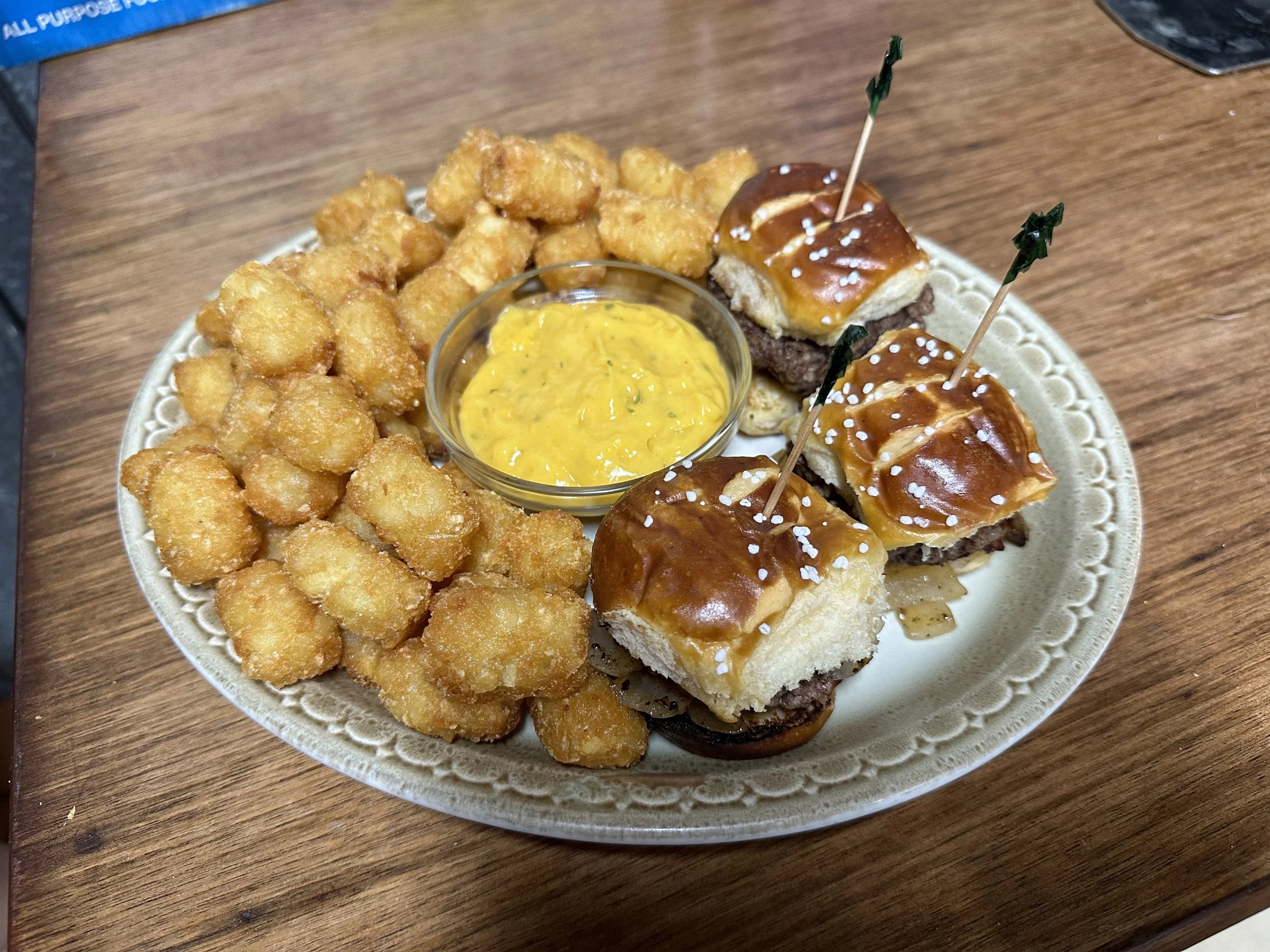 Weekly Kitchen Specials — The Old Ledge Bar