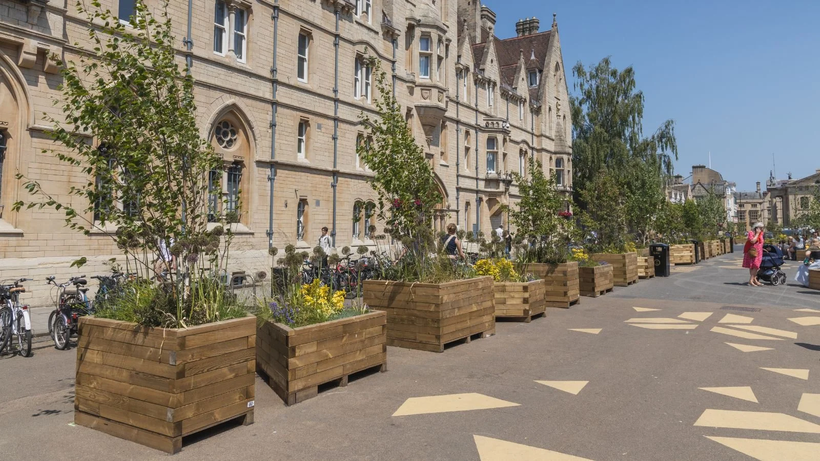 Broad Street, Oxford - Moveable Planters — WoodBlocX Landscaping