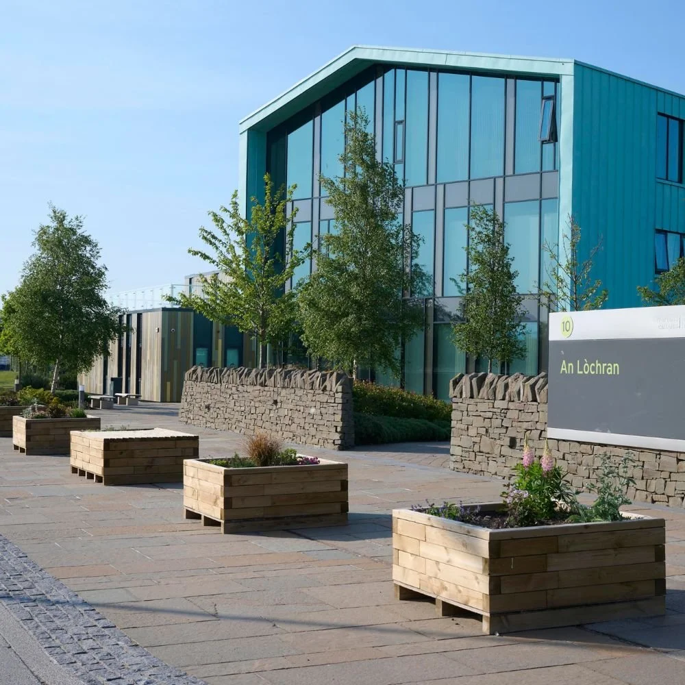 Moveable Planters — WoodBlocX Landscaping