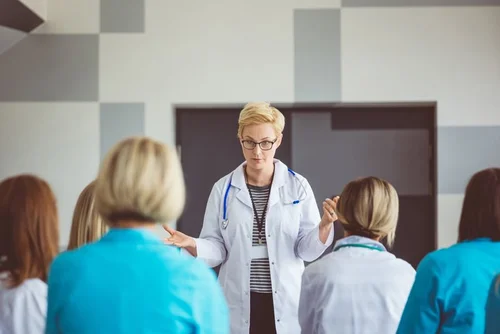 What is a nurse educator - and how do I become one? — NurseDeck - Your ...