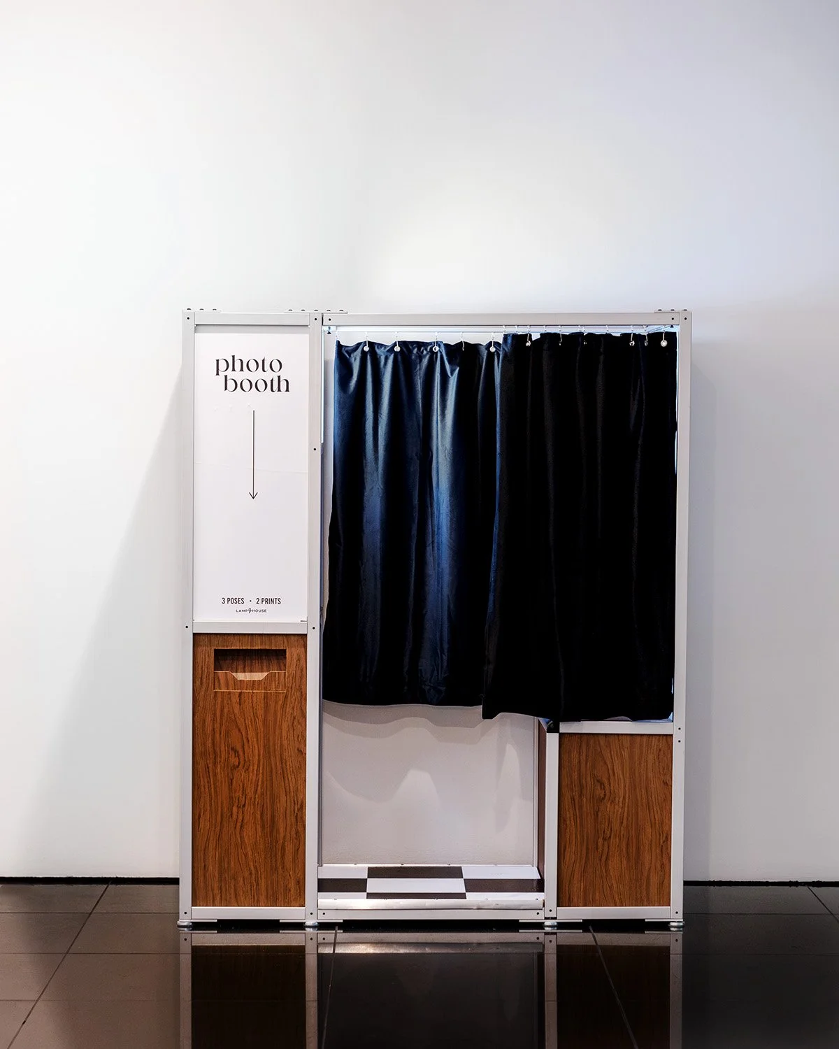 LAMPHOUSE PHOTO BOOTH CO.