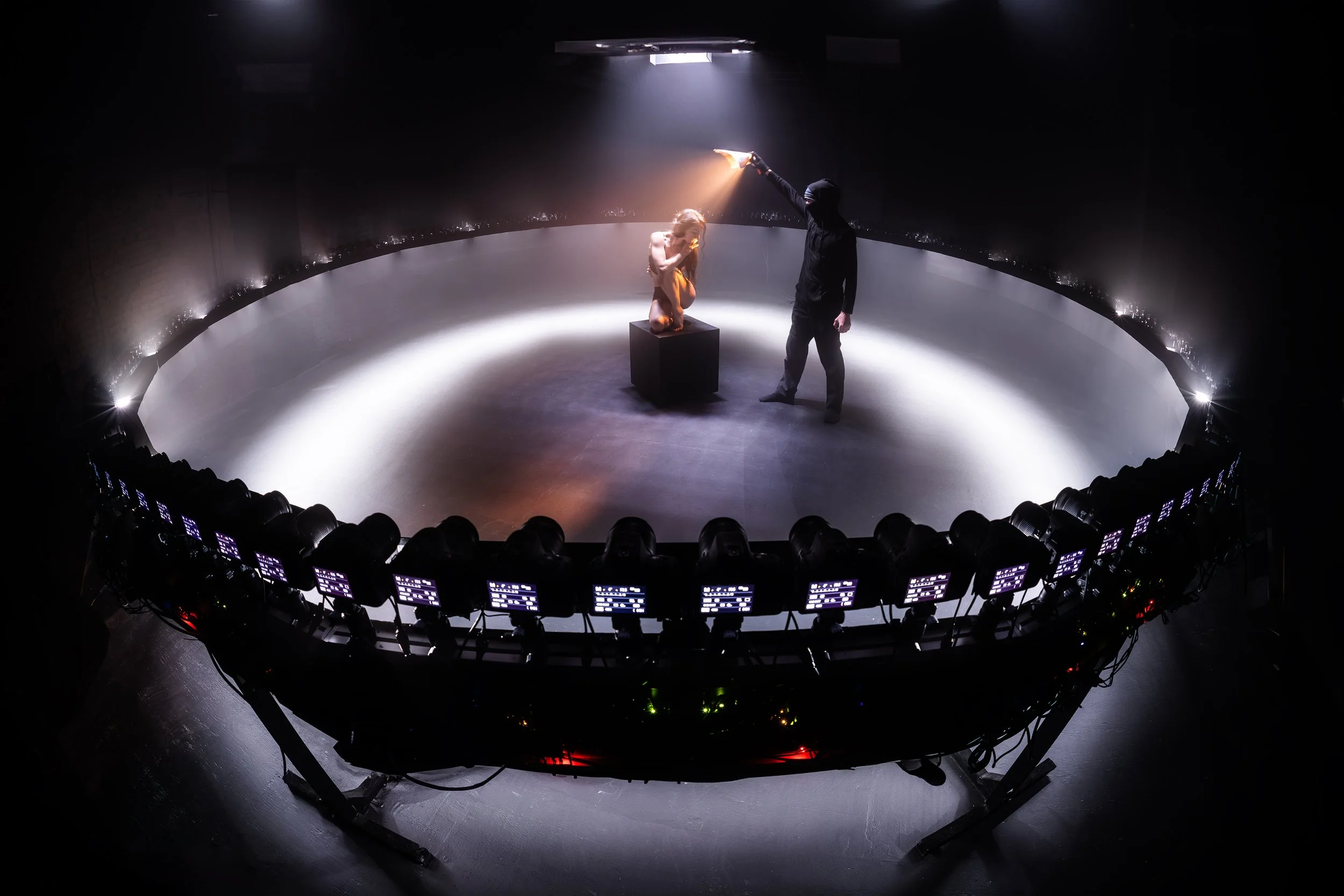 Eric Paré - Montréal - bullet-time / light-painting / gaussian splat ...