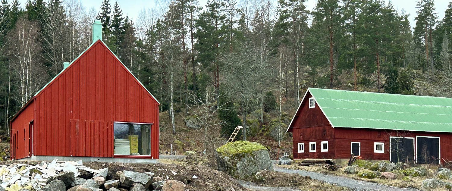 Falurött och ärggrönt — Svenska Ladhus