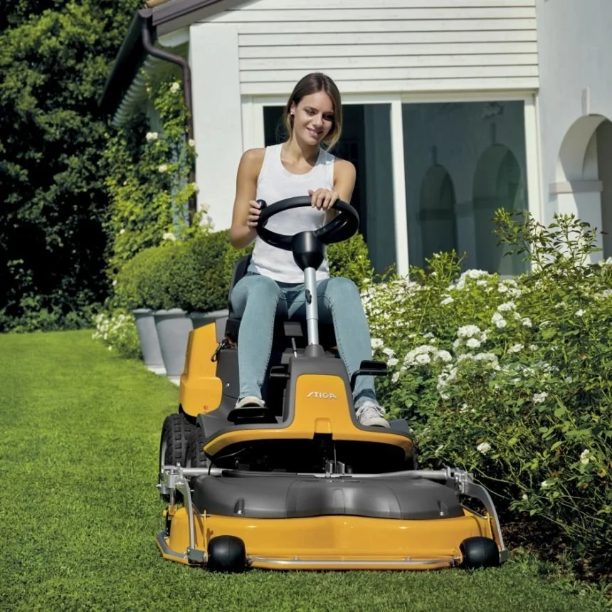 What is the best ride-on lawnmower? Sit-on mowers explained.