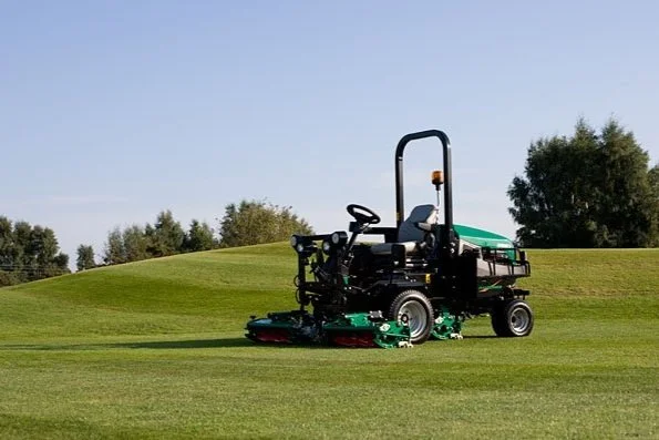 What is the best ride-on lawnmower? Sit-on mowers explained.