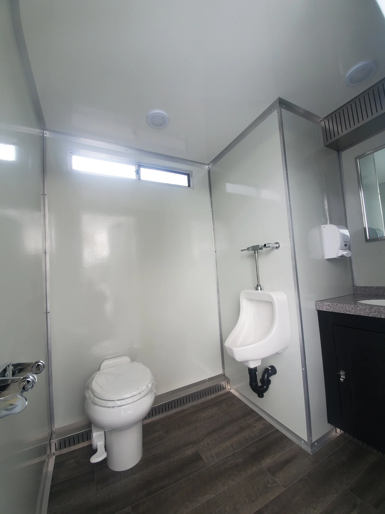 Model 1027 — The Trailer Factory