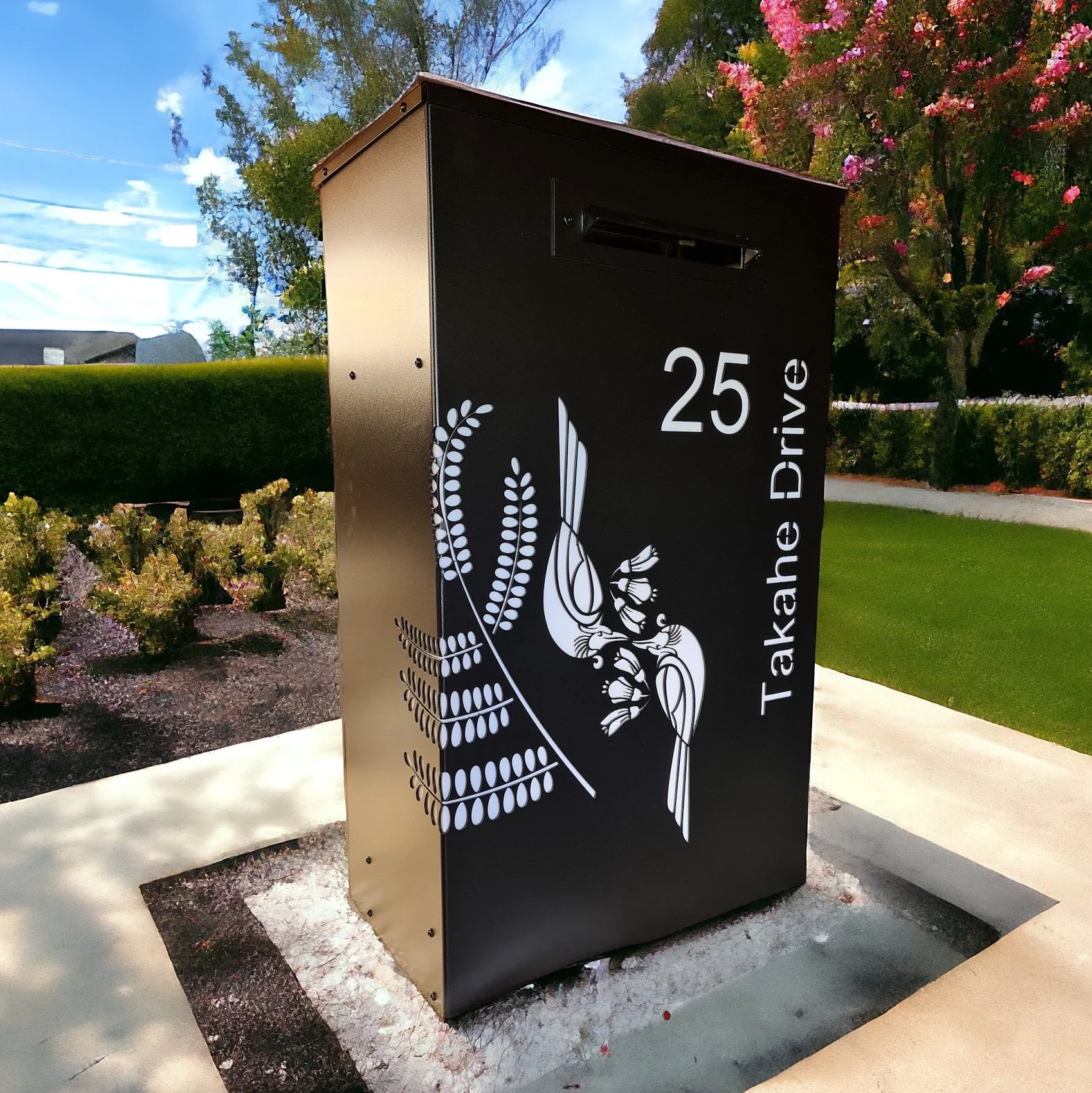 NZ Crafted Premium Letterboxes and Garden Art | Sams Garden