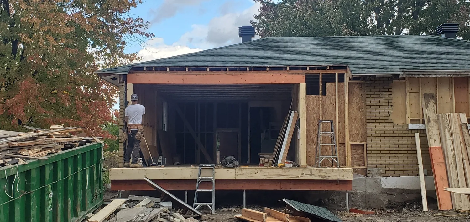Agrandissements sur pieux — Maison aire ouverte