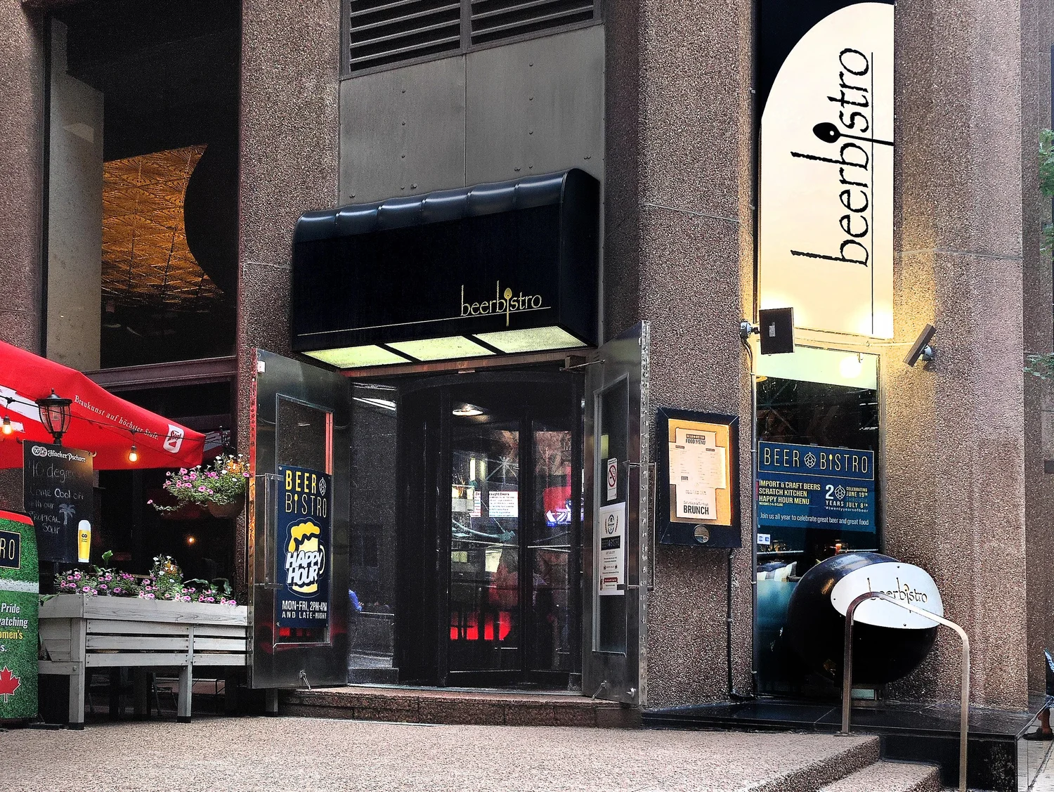 Beer Bistro Toronto | Craft Beer, Delicious Food, and Fun Atmosphere