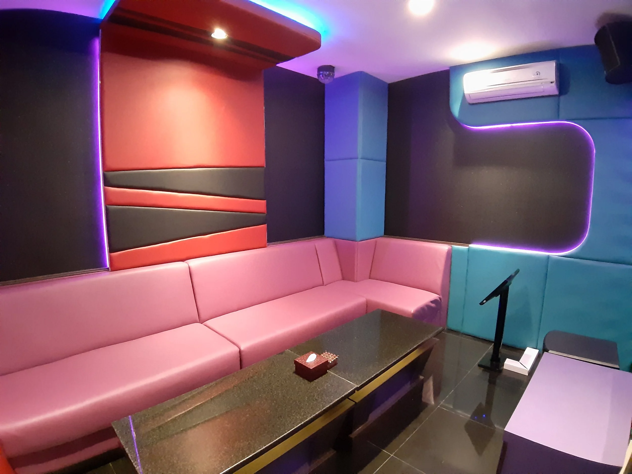 Medium Room — Zero4 Karaoke