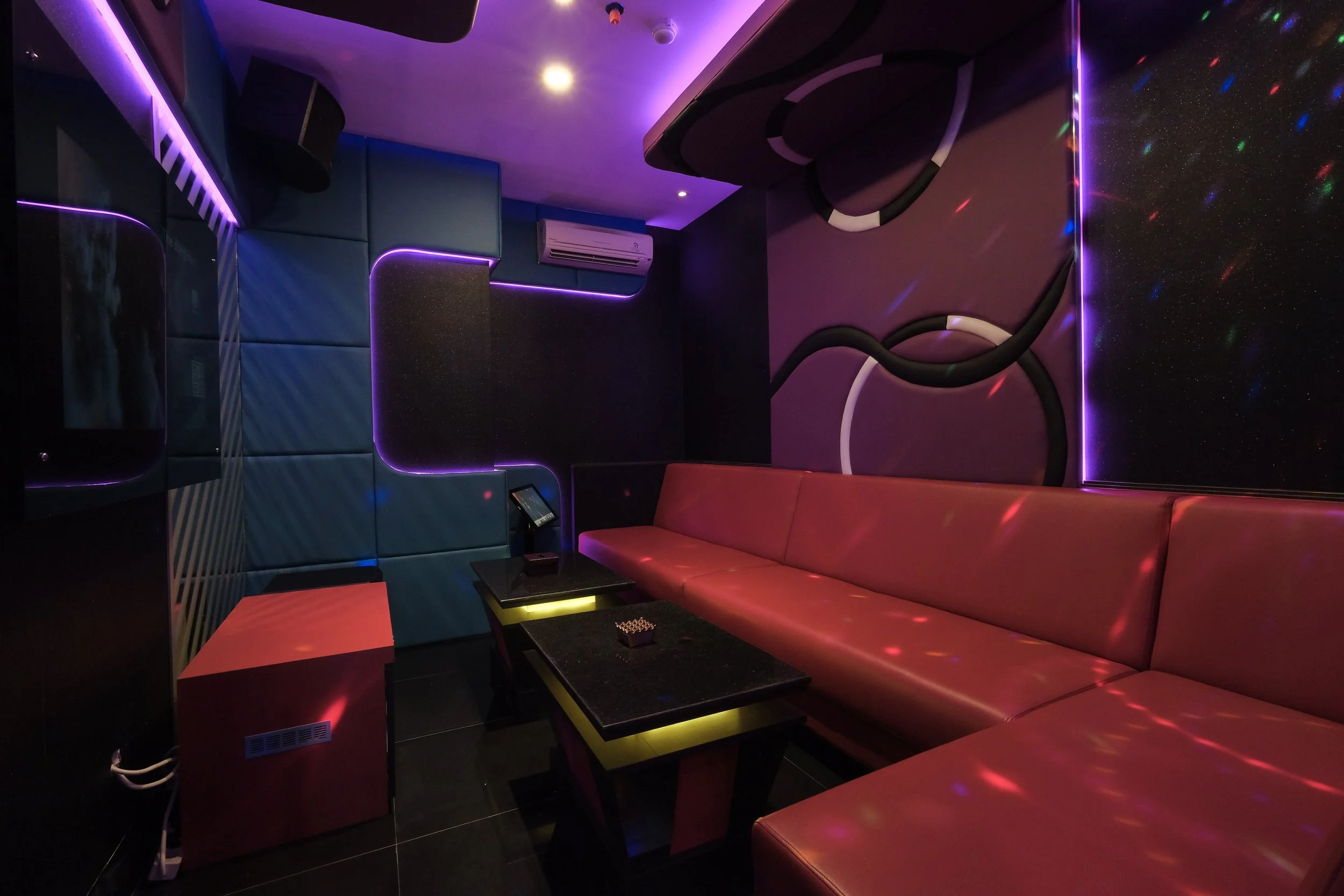 Medium Room — Zero4 Karaoke