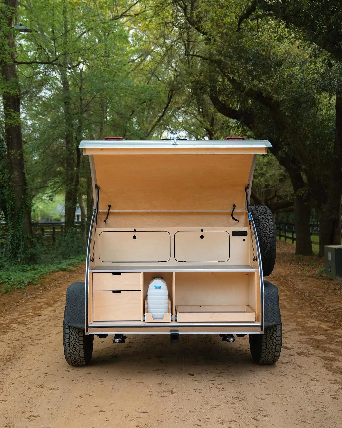 Wander Tears - Handcrafted Teardrop Trailers + DIY Camper Plans