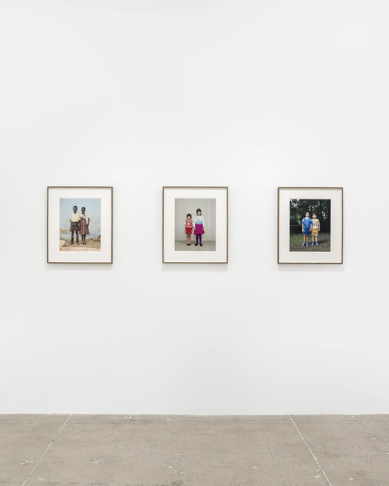 Rineke Dijkstra Night Watching and Pictures from the Archive — Arte ...