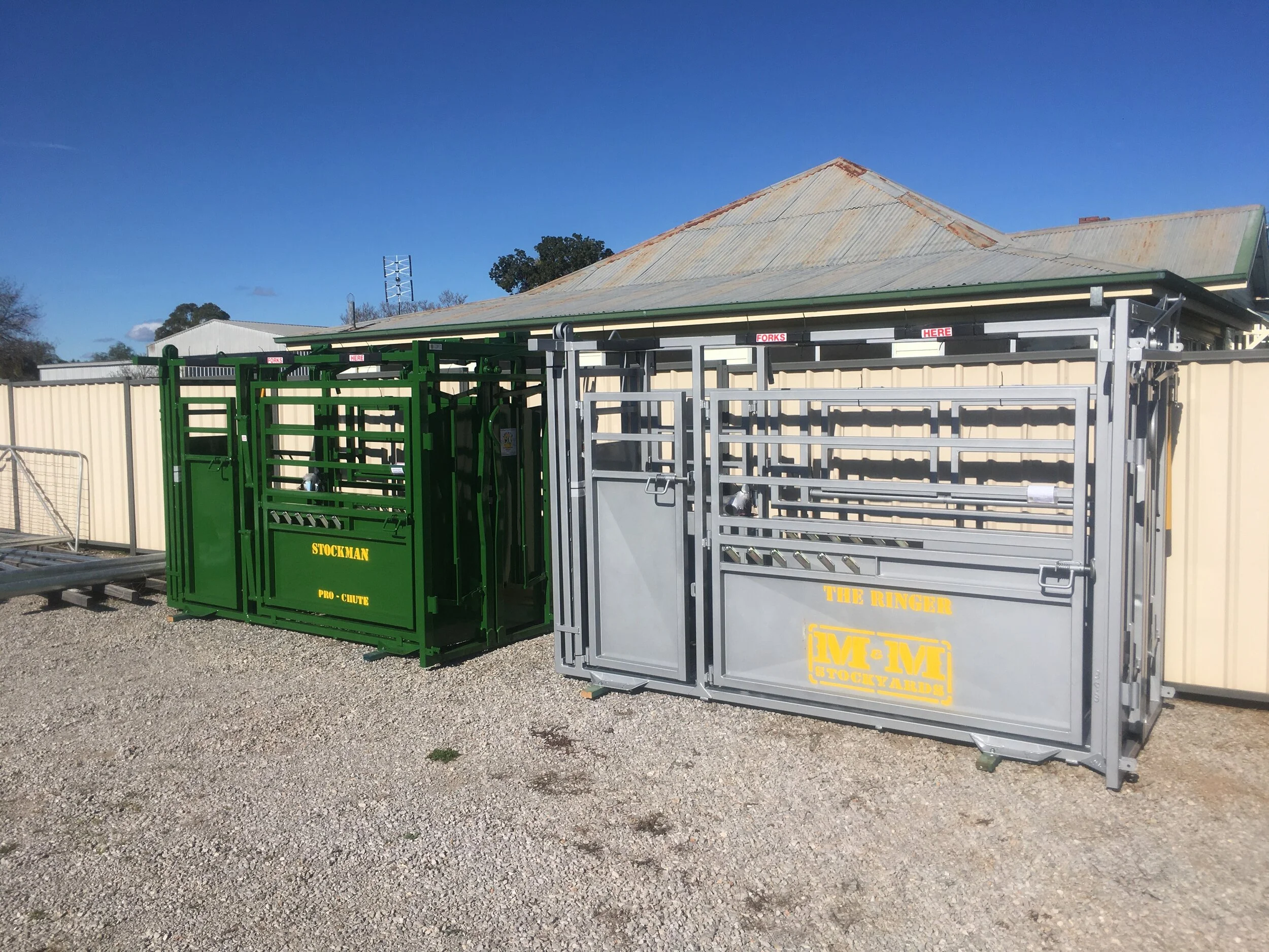Cattle Crushes — M&M Stockyards | Building Quality Australian ...