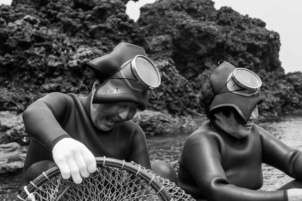 The Female Free Divers of Jeju — Heyterra