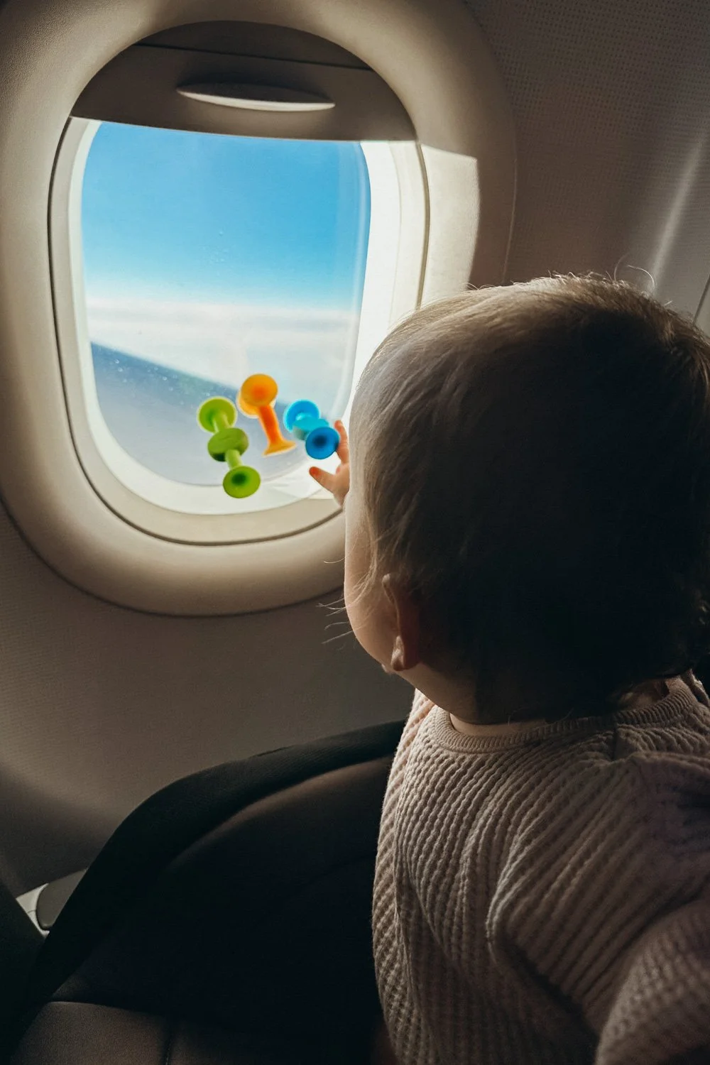 How to Entertain Babies on Flights (0-18 Months) — Heyterra