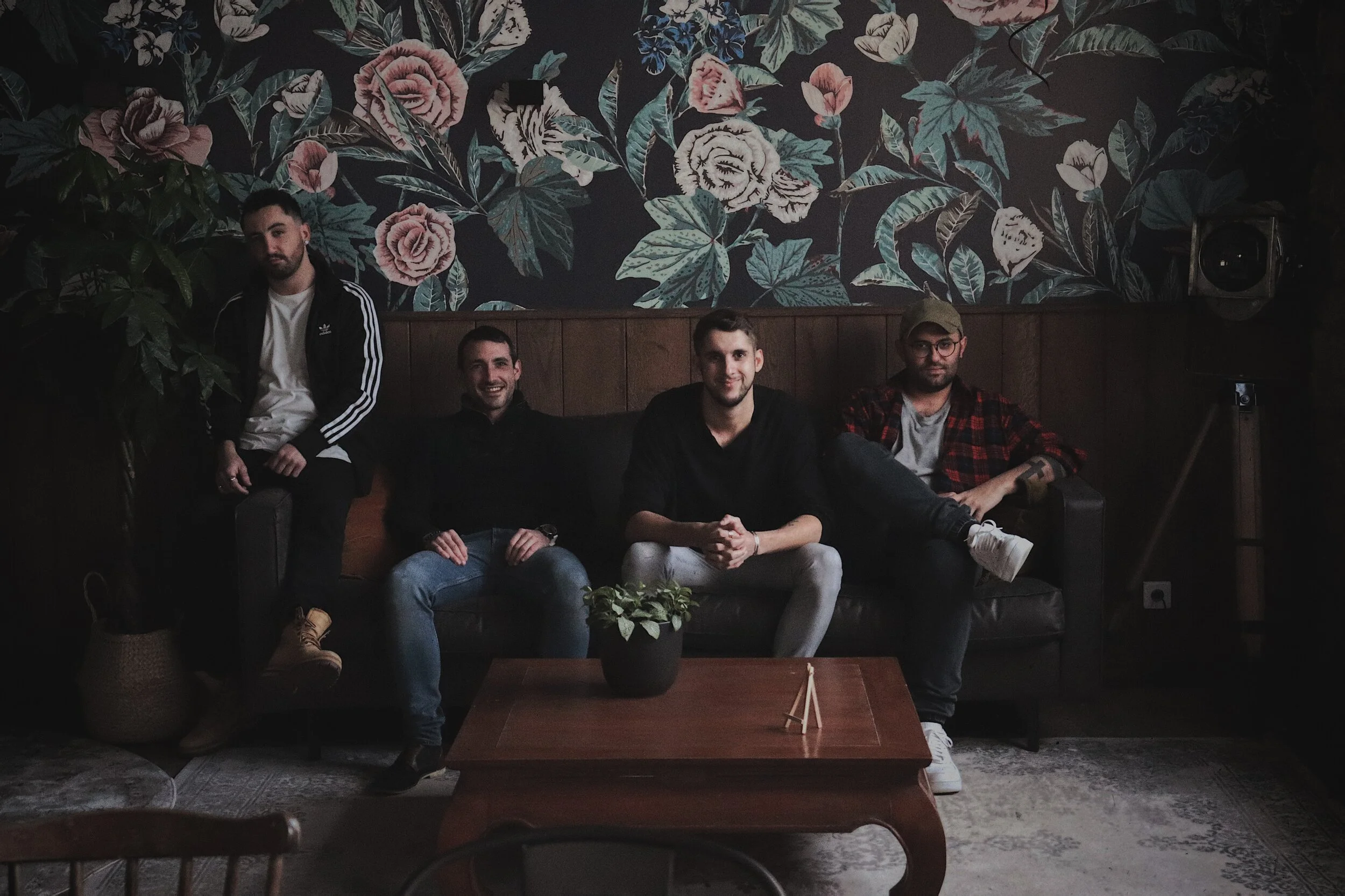 Chez Nous, French Pub - L'histoire — Chez Nous, French Pub & Savoir-vivre