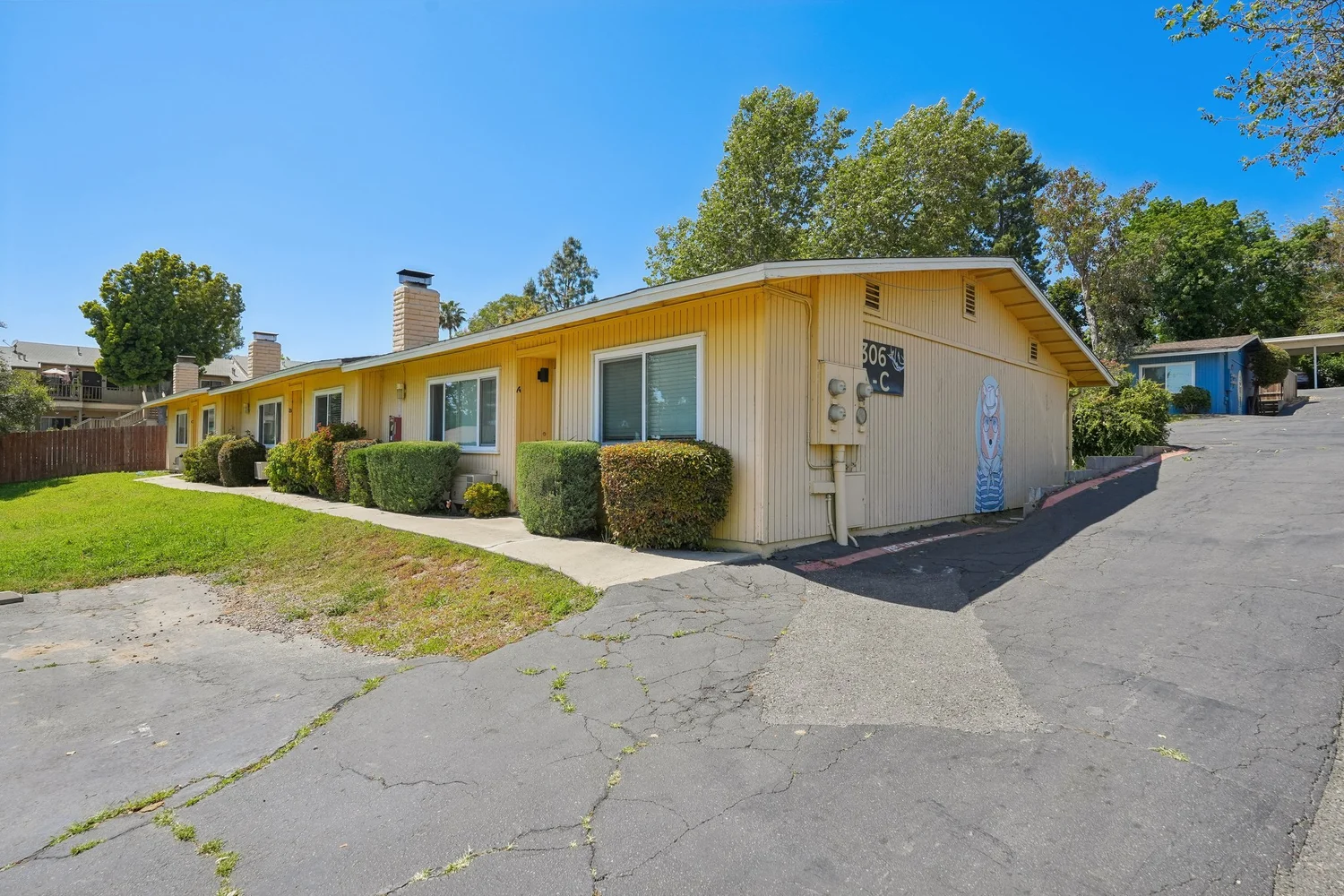 302-324 E Fallbrook St, Fallbrook, CA 92028 — The Bove Investment Team