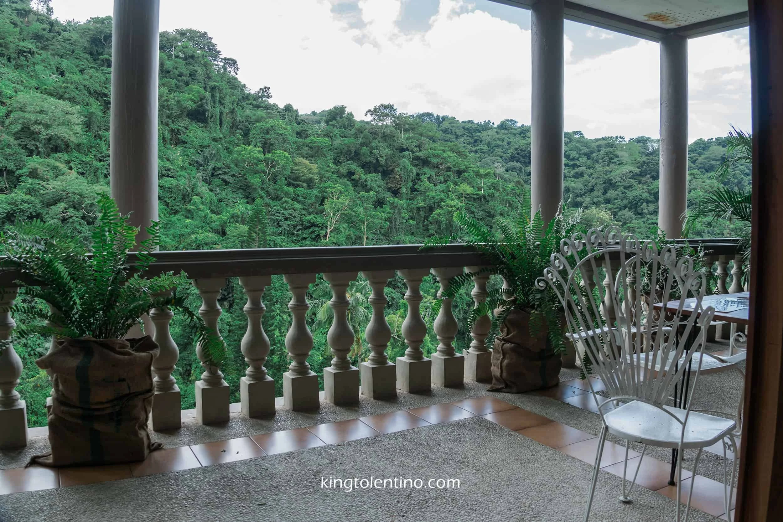 Lula Café | Small Mountain-view Café in Tagaytay — King Tolentino