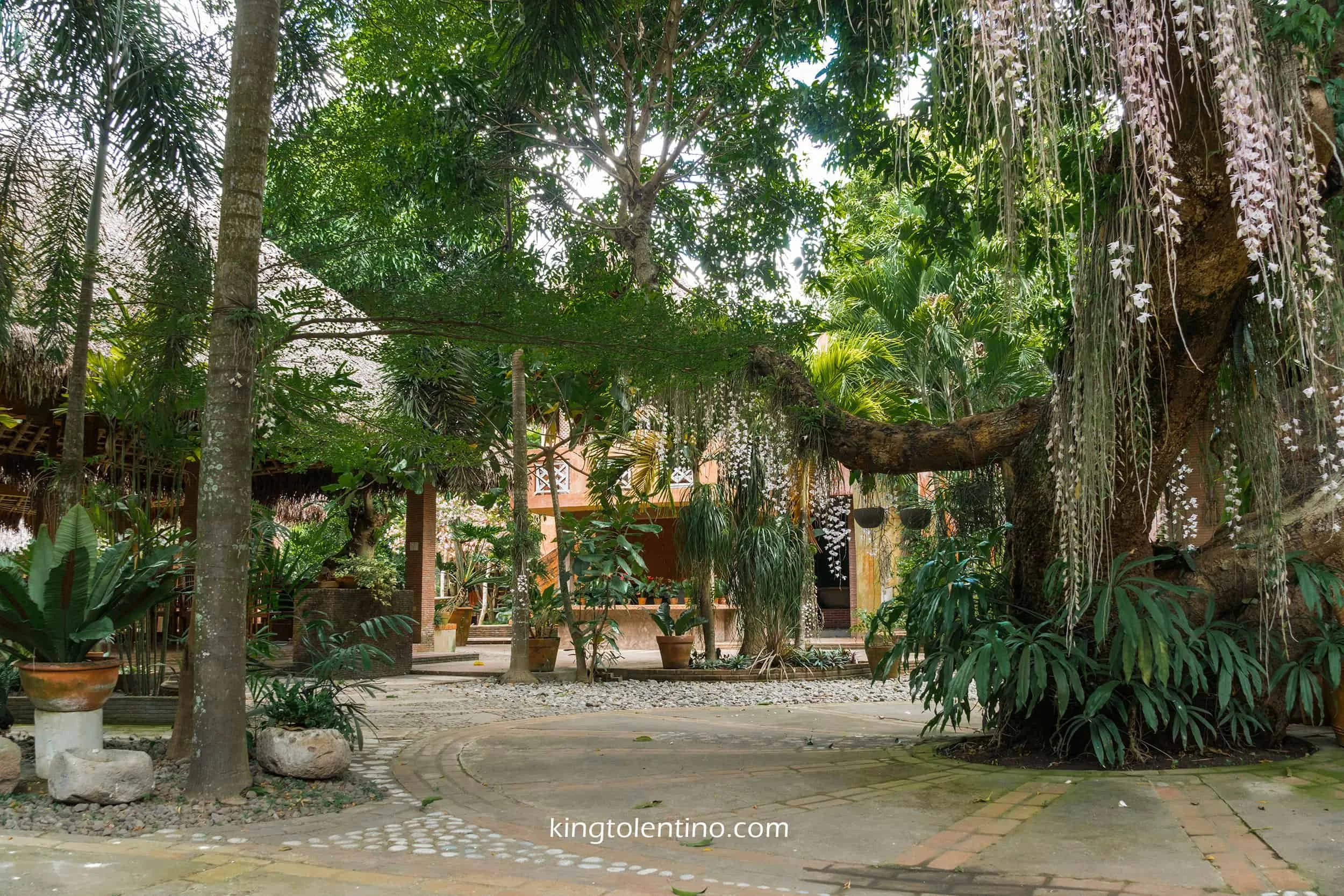 UGU BIGYAN | Pottery Garden and Restaurant in Tiaong, Quezon — King ...