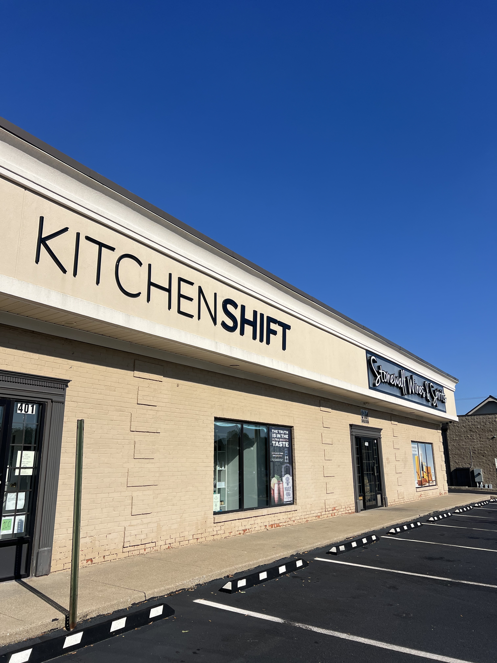 Healthy Smoothies, Grab-and-Go Bites & Supplements | Kitchen Shift ...