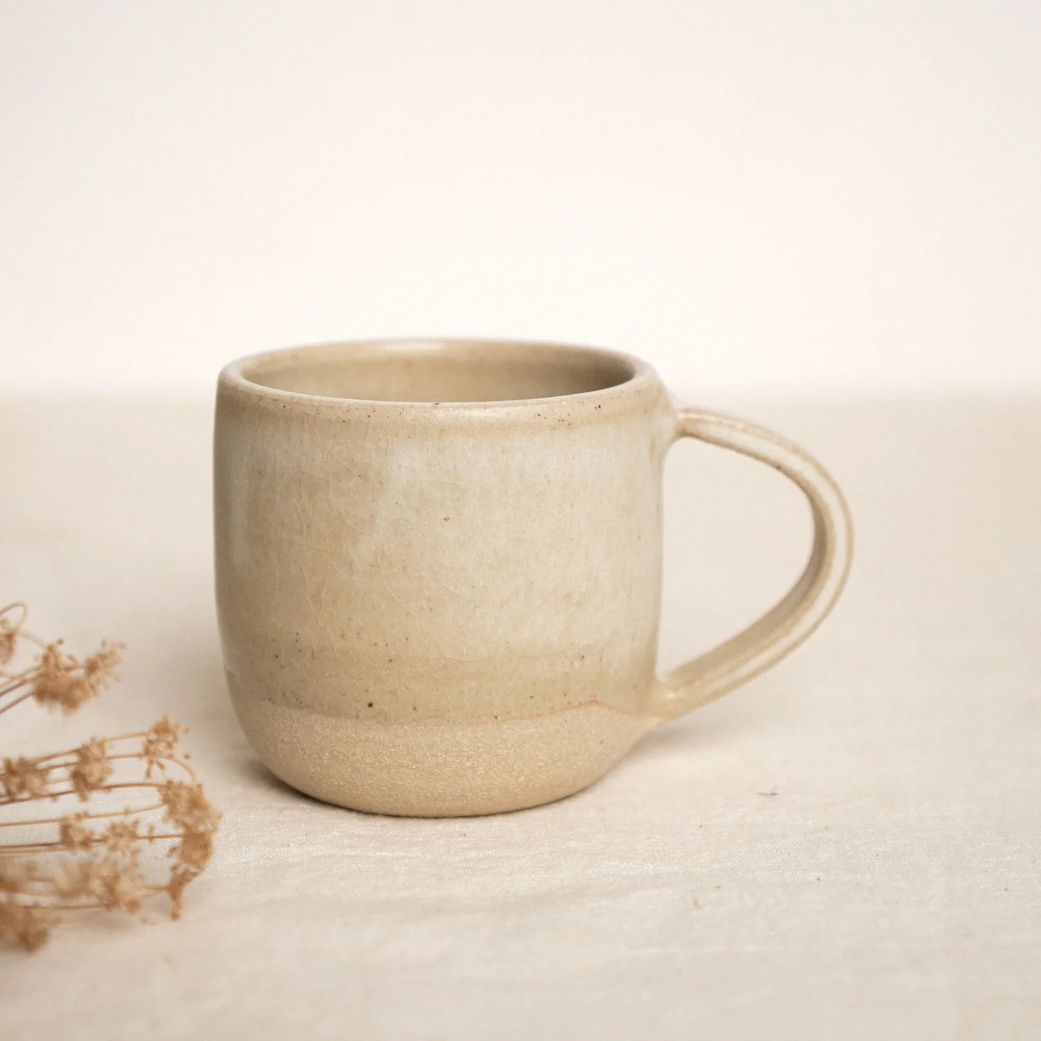 Zoom sur nos tasses en céramique artisanale — Minuit Céramique