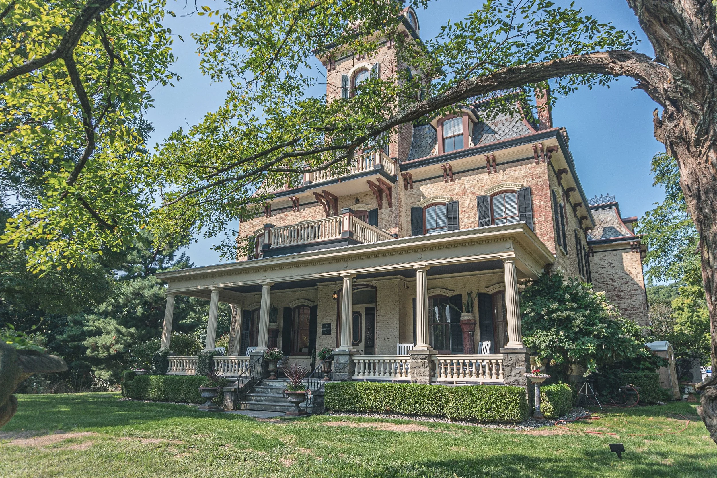 Deals | Luxury Retreats Hudson Valley | Hutton Brickyards