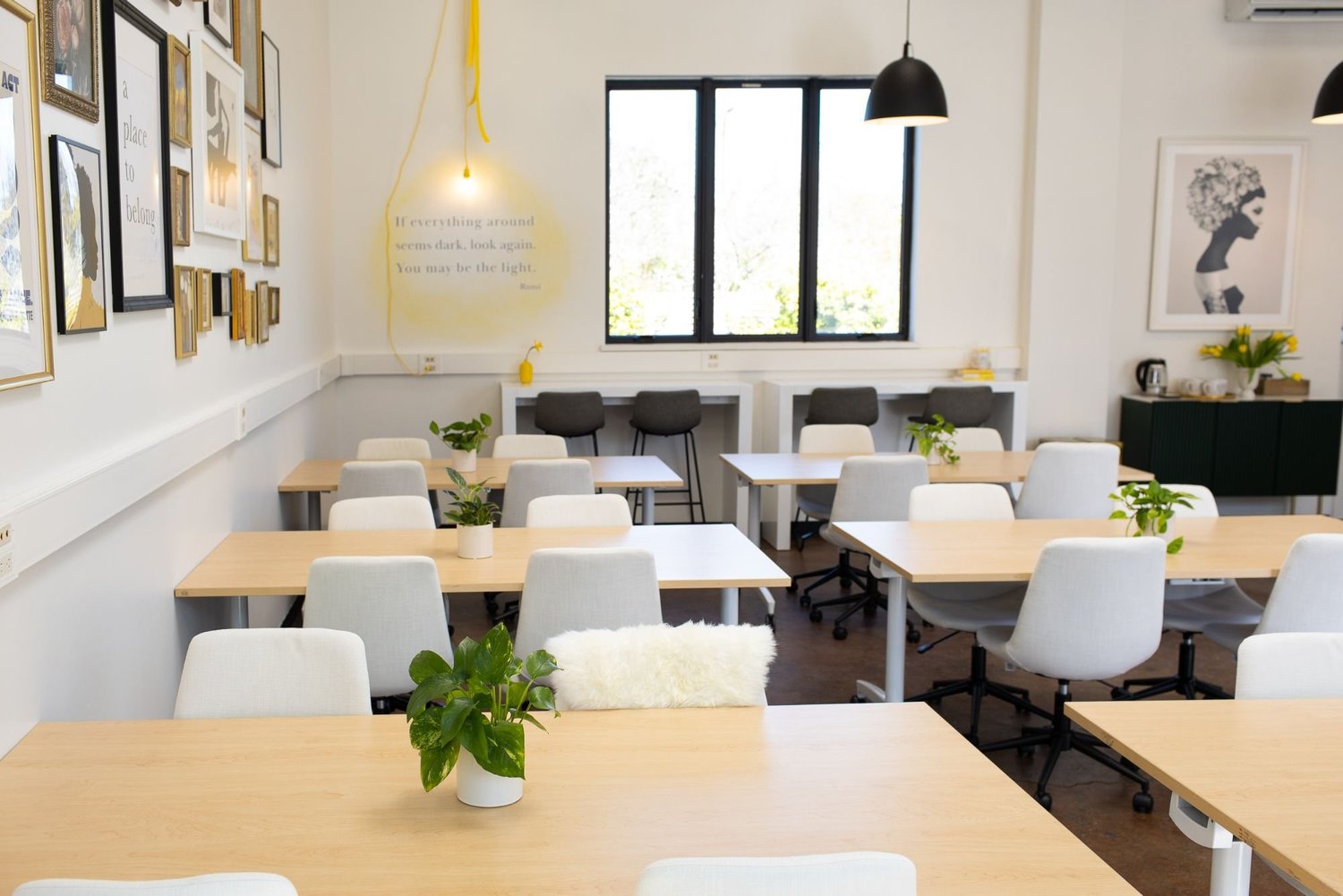 Tours (2025) — The Hivery Community, Mentorship, and Inspiration Lab