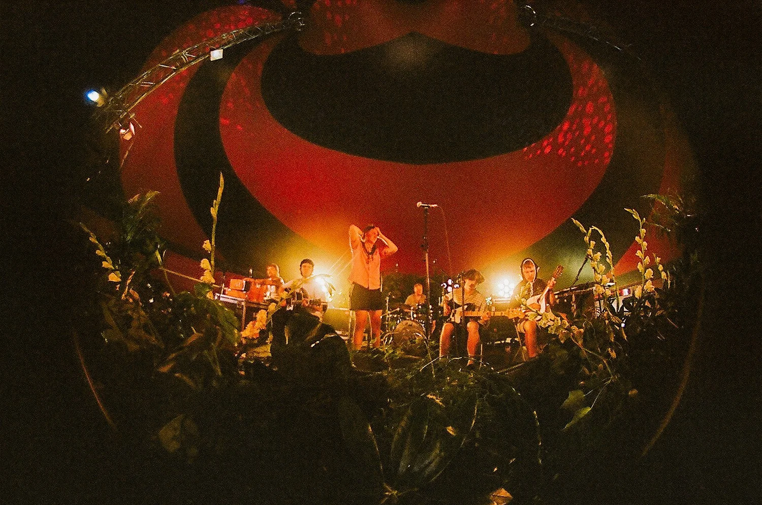 Dublin’s Madra Salach debut ‘It’s A Hell Of An Age’ — Rambler! Magazine