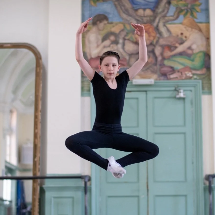 Swindon Dance Centre for Advanced Training — HOME PAGE