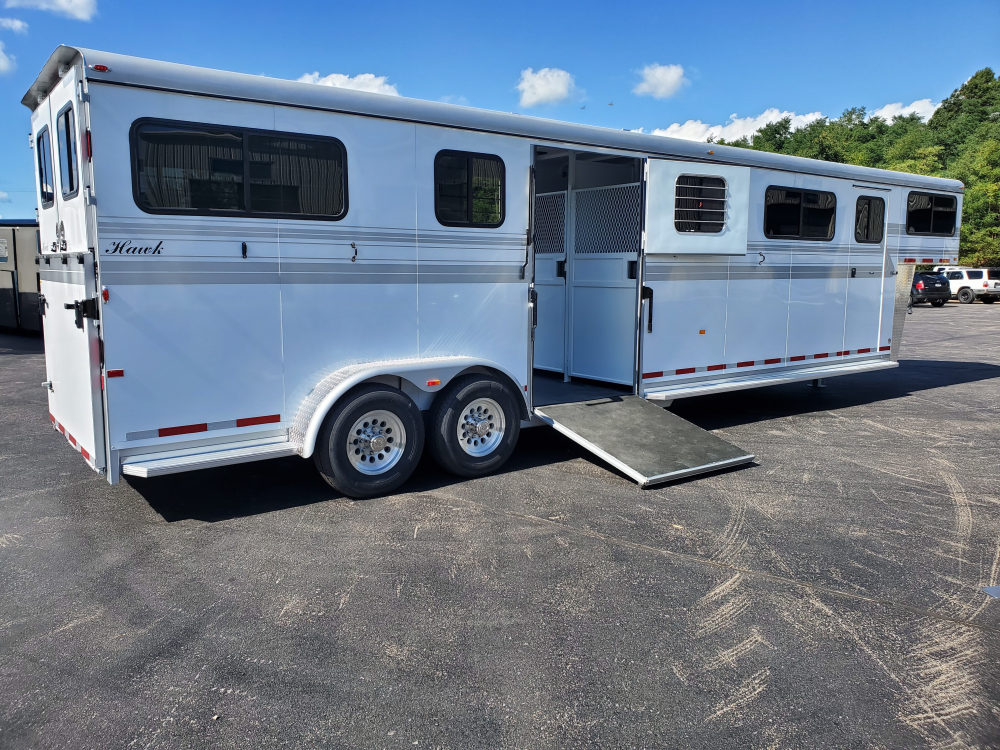 4 Horse Gooseneck Head to Head Classic Details — Happy Trails Trailers
