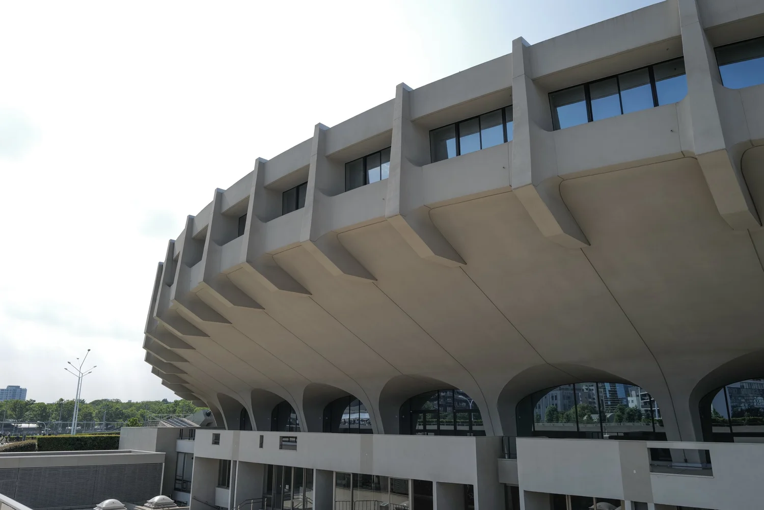 Yoyogi National Gymnasium - Tokyo - by Kenzo Tange | Explore Iconic ...