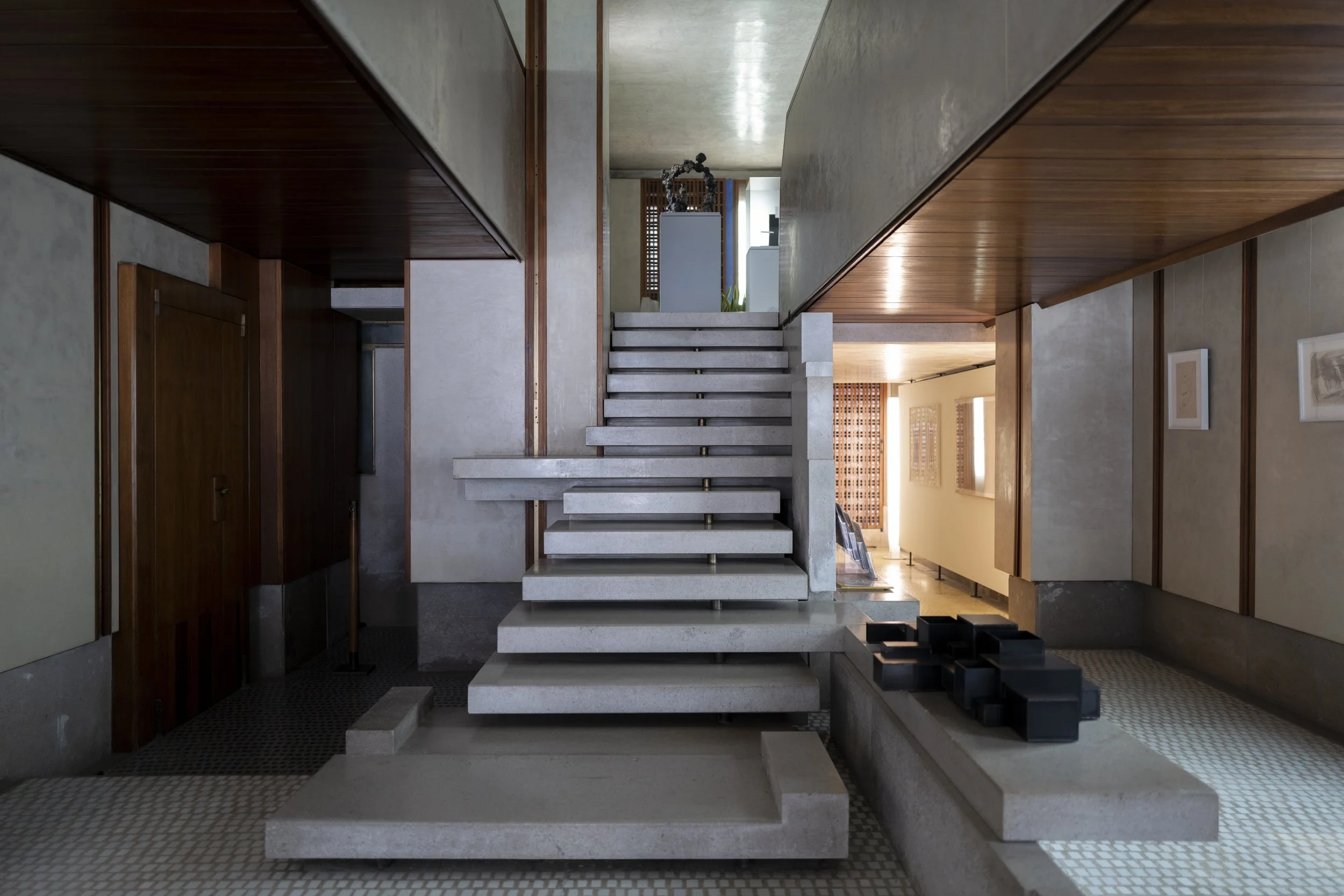 Carlo Scarpa - Olivetti Showroom | Explore Italian Design Excellence ...